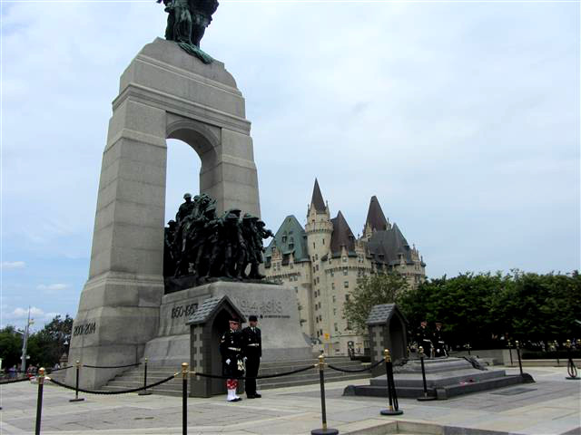 Ottawa Statues Walking Tour – TurtleHead